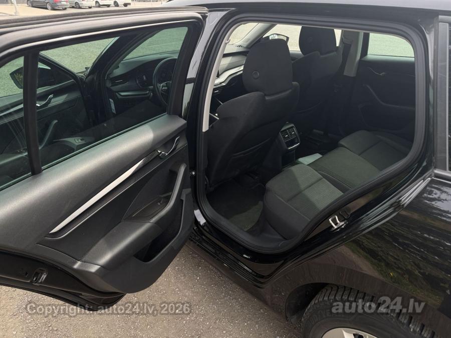 Melns Skoda Octavia 2022 Narva, ar dzinēja tilpumu 1.00 L un nobraukumu 212 tūkst. km par 13555 €, foto 12 vietnē AUTOMOTO.COM.LV