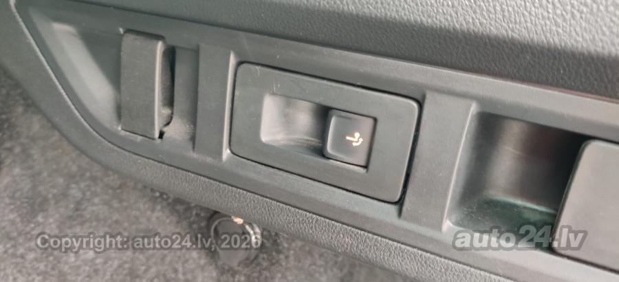 Black Skoda Octavia 2022 in Tallinn, with an engine capacity of 1.50 L and mileage of 57 thousand km for 20990 €, photo 11 on AUTOMOTO.COM.LV
