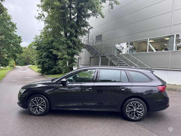Black Skoda Octavia 2022 in Alytus, with an engine capacity of 1.97 L and mileage of 240 thousand km for 14500 €, photo 6 on AUTOMOTO.COM.LV