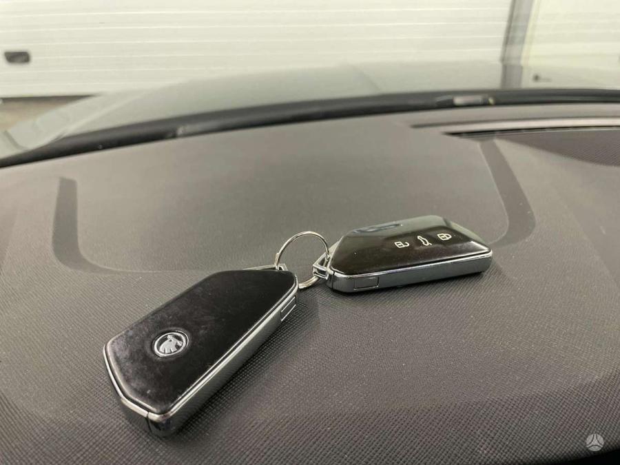 Black Skoda Octavia 2022 in Marijampole, with an engine capacity of 1.50 L and mileage of 77 thousand km for 18755 €, photo 14 on AUTOMOTO.COM.LV