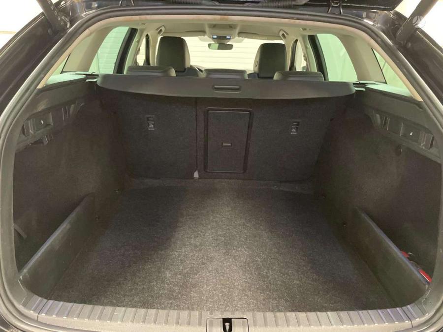 Black Skoda Octavia 2022 in Marijampole, with an engine capacity of 1.50 L and mileage of 77 thousand km for 18755 €, photo 16 on AUTOMOTO.COM.LV