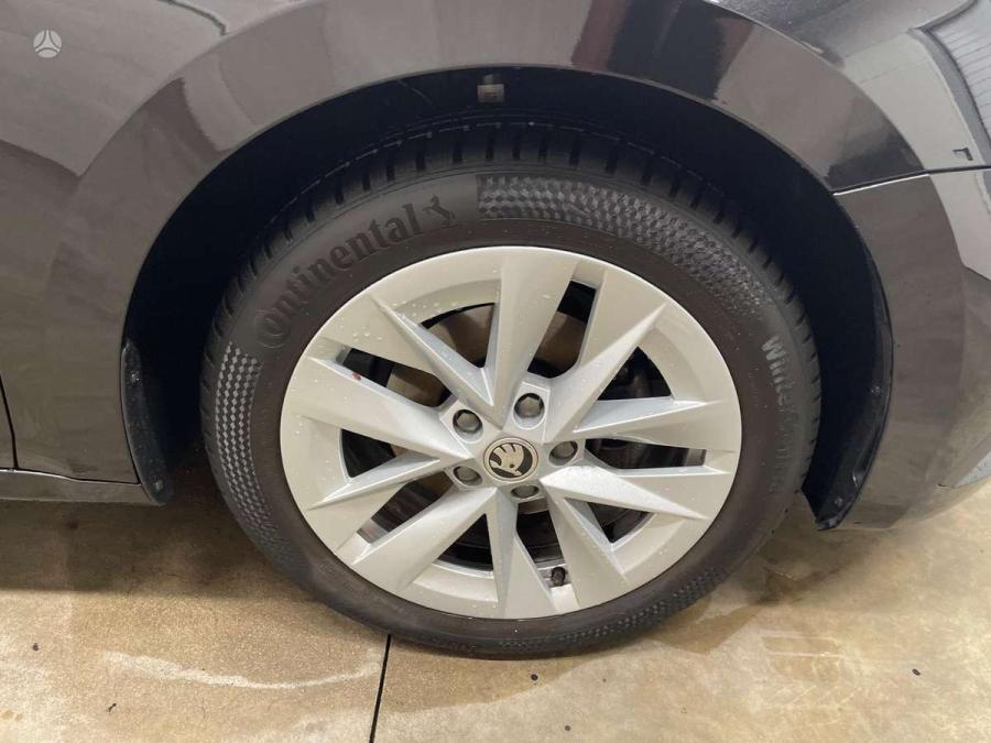 Black Skoda Octavia 2022 in Marijampole, with an engine capacity of 1.50 L and mileage of 77 thousand km for 18755 €, photo 18 on AUTOMOTO.COM.LV