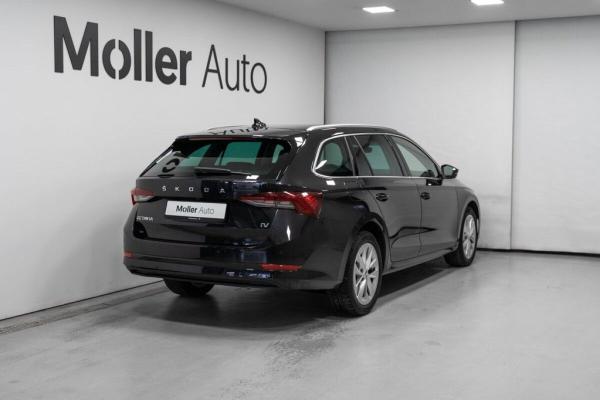 Black Skoda Octavia 2022 in Vilnius, with an engine capacity of 1.40 L and mileage of 98 thousand km for 20500 €, photo 3 on AUTOMOTO.COM.LV