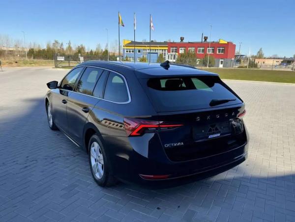 Black Skoda Octavia 2022 in Telschi, with an engine capacity of 2.00 L and mileage of 263 thousand km for 11790 €, photo 7 on AUTOMOTO.COM.LV