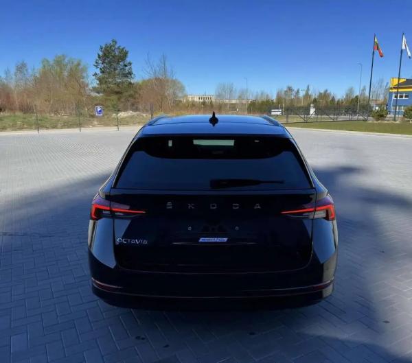 Black Skoda Octavia 2022 in Telschi, with an engine capacity of 2.00 L and mileage of 263 thousand km for 11790 €, photo 8 on AUTOMOTO.COM.LV