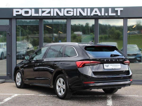 Black Skoda Octavia 2022 in Vilnius, with an engine capacity of 1.50 L and mileage of 115 thousand km for 15950 €, photo 4 on AUTOMOTO.COM.LV