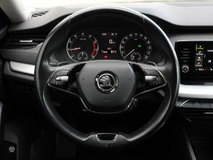 Black Skoda Octavia 2022 in Vilnius, with an engine capacity of 1.50 L and mileage of 115 thousand km for 15950 €, photo 6 on AUTOMOTO.COM.LV