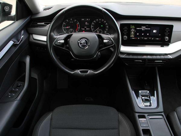 Black Skoda Octavia 2022 in Vilnius, with an engine capacity of 1.50 L and mileage of 115 thousand km for 15950 €, photo 6 on AUTOMOTO.COM.LV