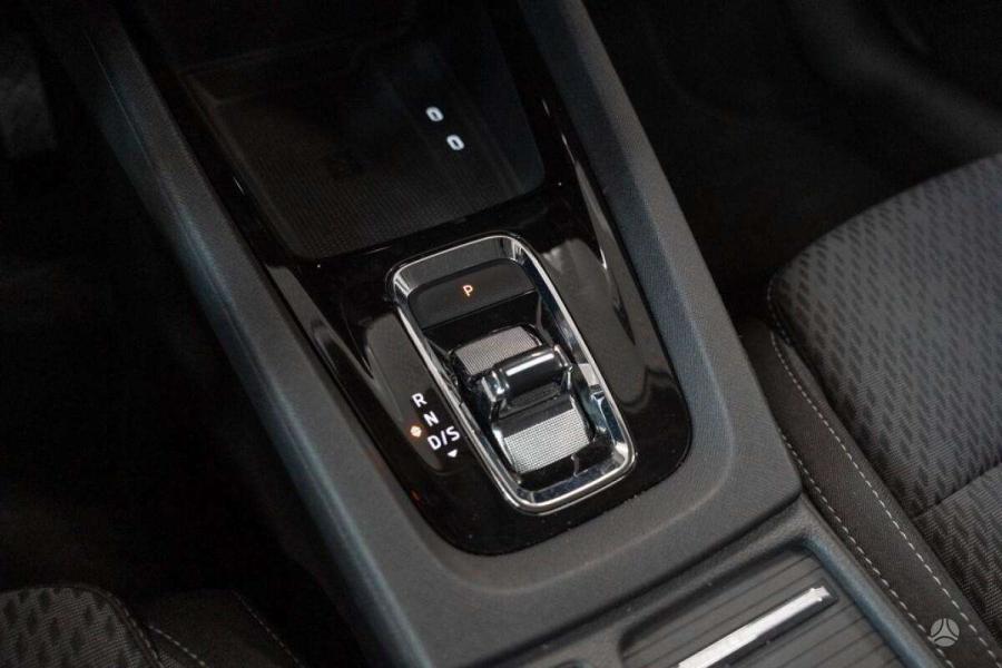 Black Skoda Octavia 2022 in Vilnius, with an engine capacity of 1.40 L and mileage of 142 thousand km for 18500 €, photo 19 on AUTOMOTO.COM.LV
