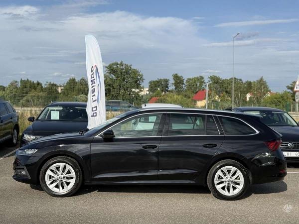 Black Skoda Octavia 2022 in Vilnius, with an engine capacity of 1.97 L and mileage of 219 thousand km for 13999 €, photo 2 on AUTOMOTO.COM.LV