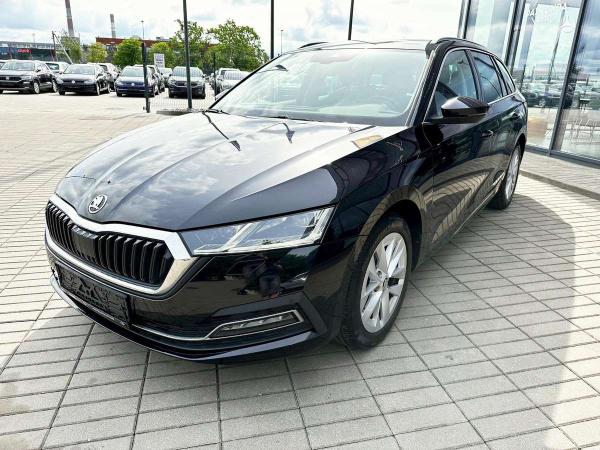 Black Skoda Octavia 2022 in Kaunas, with an engine capacity of 1.00 L and mileage of 162 thousand km for 12900 €, photo 1 on AUTOMOTO.COM.LV