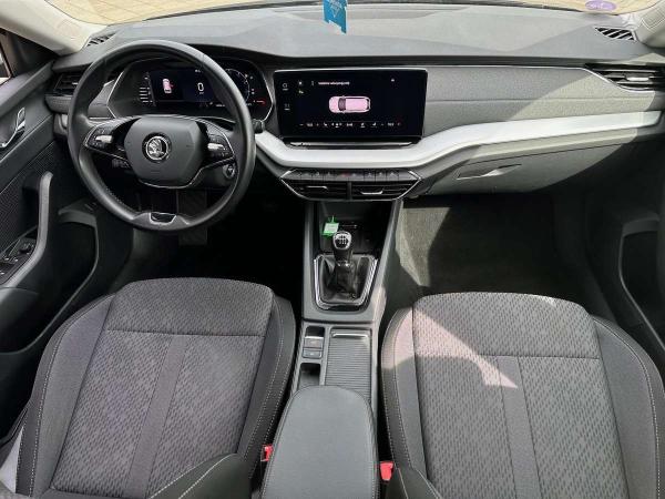 Black Skoda Octavia 2022 in Kaunas, with an engine capacity of 1.00 L and mileage of 162 thousand km for 12900 €, photo 9 on AUTOMOTO.COM.LV