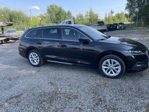 Black Skoda Octavia 2022 in Radviliskis, with an engine capacity of 1.97 L and mileage of 146 thousand km for 15400 €, photo 4 on AUTOMOTO.COM.LV
