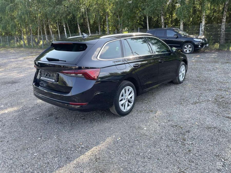 Black Skoda Octavia 2022 in Radviliskis, with an engine capacity of 1.97 L and mileage of 146 thousand km for 15400 €, photo 5 on AUTOMOTO.COM.LV