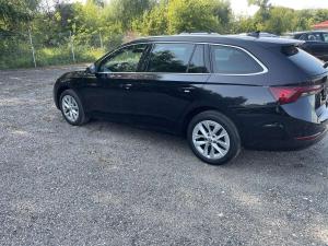 Black Skoda Octavia 2022 in Radviliskis, with an engine capacity of 1.97 L and mileage of 146 thousand km for 15400 €, photo 7 on AUTOMOTO.COM.LV