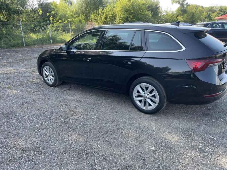 Black Skoda Octavia 2022 in Radviliskis, with an engine capacity of 1.97 L and mileage of 146 thousand km for 15400 €, photo 7 on AUTOMOTO.COM.LV