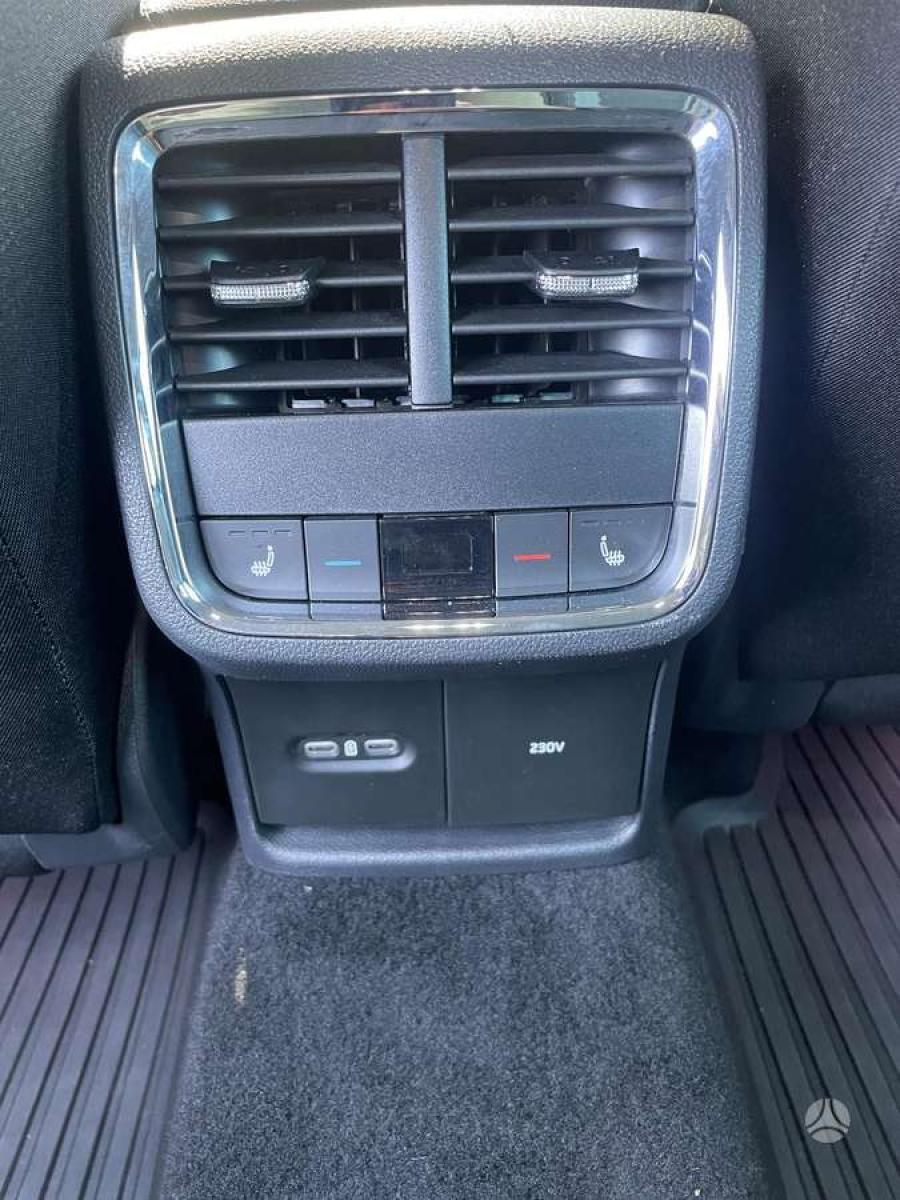 Black Skoda Octavia 2022 in Radviliskis, with an engine capacity of 1.97 L and mileage of 146 thousand km for 15400 €, photo 13 on AUTOMOTO.COM.LV