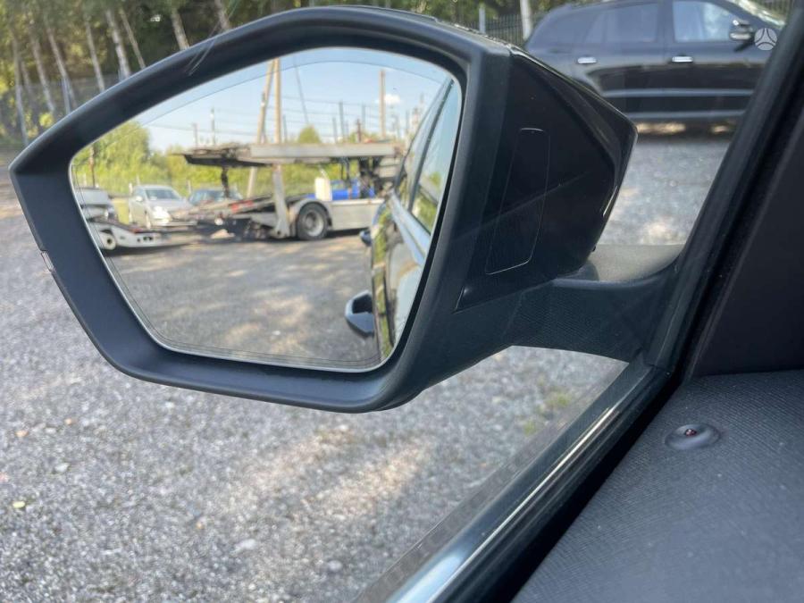 Black Skoda Octavia 2022 in Radviliskis, with an engine capacity of 1.97 L and mileage of 146 thousand km for 15400 €, photo 33 on AUTOMOTO.COM.LV