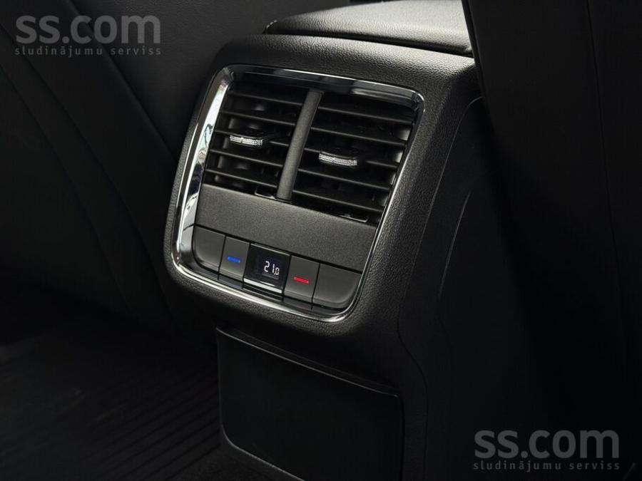 Black Skoda Octavia 2022 in Rezekne, with an engine capacity of 2.00 L and mileage of 222 thousand km for 10990 €, photo 23 on AUTOMOTO.COM.LV