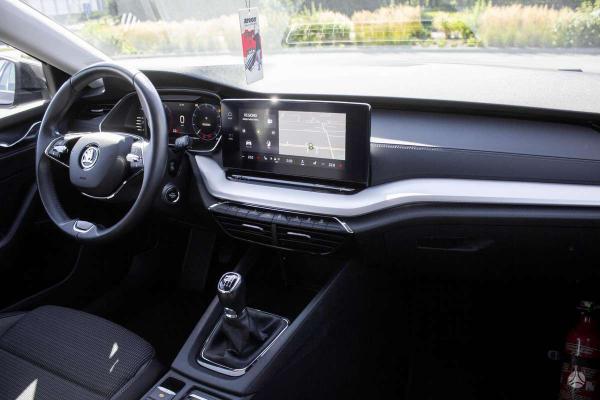Black Skoda Octavia 2022 in Kaunas, with an engine capacity of 1.00 L and mileage of 171 thousand km for 11700 €, photo 10 on AUTOMOTO.COM.LV