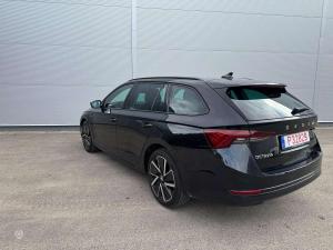 Black Skoda Octavia 2022 in Utena, with an engine capacity of 0.00 L and mileage of 184 thousand km for 14999 €, photo 6 on AUTOMOTO.COM.LV