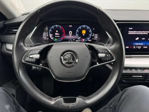 Black Skoda Octavia 2022 in Utena, with an engine capacity of 0.00 L and mileage of 184 thousand km for 14999 €, photo 13 on AUTOMOTO.COM.LV