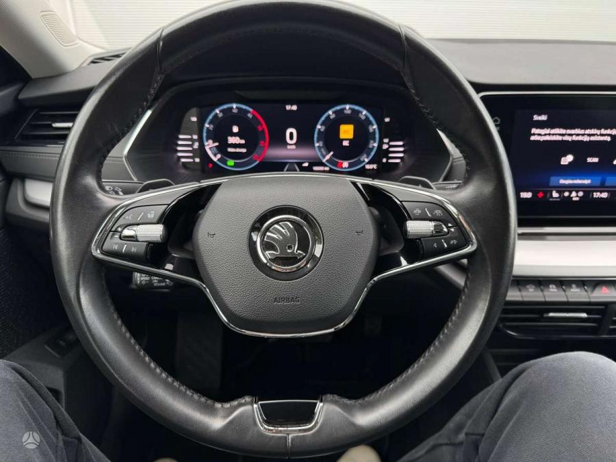 Black Skoda Octavia 2022 in Utena, with an engine capacity of 0.00 L and mileage of 184 thousand km for 14999 €, photo 13 on AUTOMOTO.COM.LV