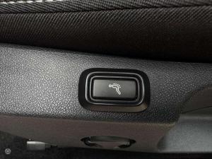 Black Skoda Octavia 2022 in Utena, with an engine capacity of 0.00 L and mileage of 184 thousand km for 14999 €, photo 20 on AUTOMOTO.COM.LV