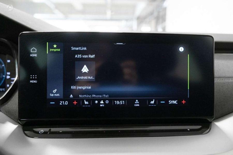 Black Skoda Octavia 2023 in Vilnius, with an engine capacity of 2.00 L and mileage of 152 thousand km for 18900 €, photo 16 on AUTOMOTO.COM.LV