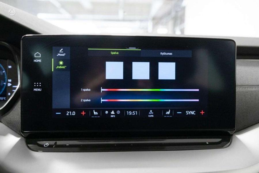 Black Skoda Octavia 2023 in Vilnius, with an engine capacity of 2.00 L and mileage of 152 thousand km for 18900 €, photo 18 on AUTOMOTO.COM.LV