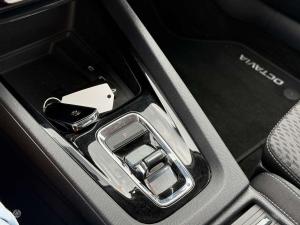 Melns Skoda Octavia 2023 Viļņa, ar dzinēja tilpumu 1.97 L un nobraukumu 212 tūkst. km par 14500 €, foto 17 vietnē AUTOMOTO.COM.LV