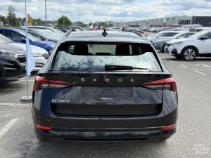 Black Skoda Octavia 2023 in Vilnius, with an engine capacity of 2.00 L and mileage of 212 thousand km for 14499 €, photo 5 on AUTOMOTO.COM.LV