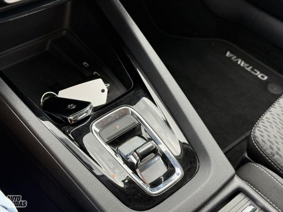 Black Skoda Octavia 2023 in Vilnius, with an engine capacity of 2.00 L and mileage of 212 thousand km for 14499 €, photo 21 on AUTOMOTO.COM.LV