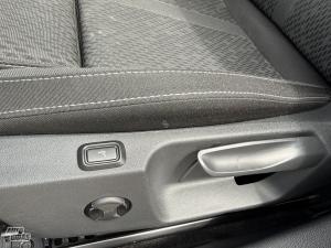 Black Skoda Octavia 2023 in Vilnius, with an engine capacity of 2.00 L and mileage of 212 thousand km for 14499 €, photo 29 on AUTOMOTO.COM.LV