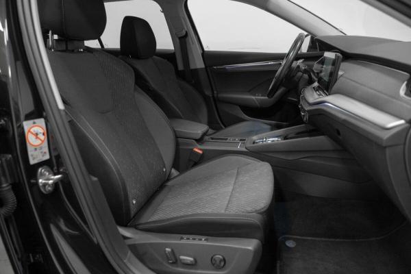 Black Skoda Octavia 2023 in Vilnius, with an engine capacity of 2.00 L and mileage of 152 thousand km for 18900 €, photo 7 on AUTOMOTO.COM.LV