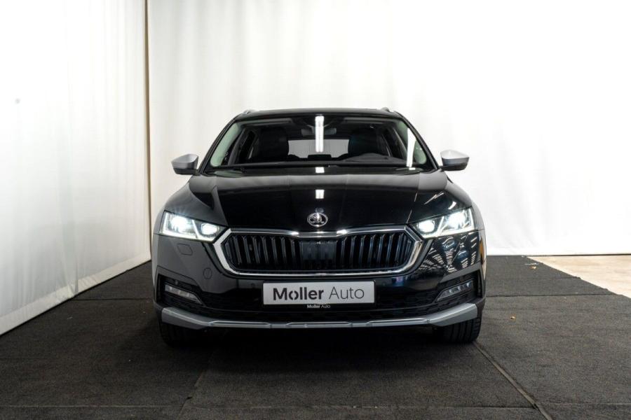 Melns Skoda Octavia 2023 Tallina, ar dzinēja tilpumu 2.00 L un nobraukumu 149 tūkst. km par 24900 €, foto 4 vietnē AUTOMOTO.COM.LV