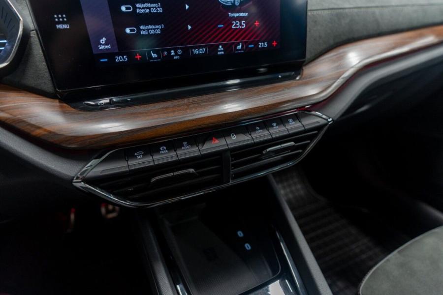 Melns Skoda Octavia 2023 Tallina, ar dzinēja tilpumu 2.00 L un nobraukumu 149 tūkst. km par 24900 €, foto 11 vietnē AUTOMOTO.COM.LV