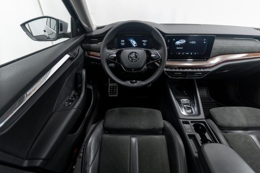 Melns Skoda Octavia 2023 Tallina, ar dzinēja tilpumu 2.00 L un nobraukumu 149 tūkst. km par 24900 €, foto 16 vietnē AUTOMOTO.COM.LV
