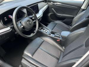 Black Skoda Octavia 2023 in Vilnius, with an engine capacity of 1.97 L and mileage of 166 thousand km for 17908 €, photo 10 on AUTOMOTO.COM.LV