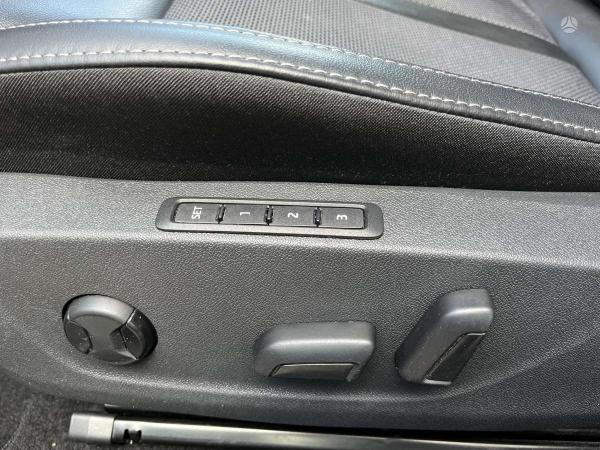 Black Skoda Octavia 2023 in Vilnius, with an engine capacity of 1.97 L and mileage of 166 thousand km for 17908 €, photo 10 on AUTOMOTO.COM.LV