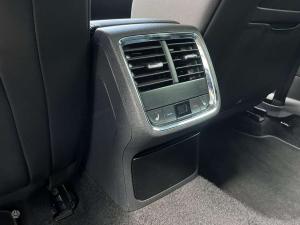 Black Skoda Octavia 2023 in Vilnius, with an engine capacity of 1.97 L and mileage of 166 thousand km for 17908 €, photo 13 on AUTOMOTO.COM.LV