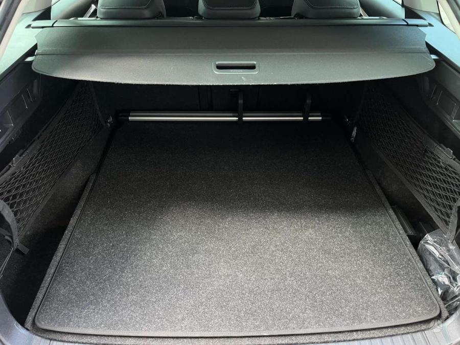 Black Skoda Octavia 2023 in Vilnius, with an engine capacity of 1.97 L and mileage of 166 thousand km for 17908 €, photo 36 on AUTOMOTO.COM.LV