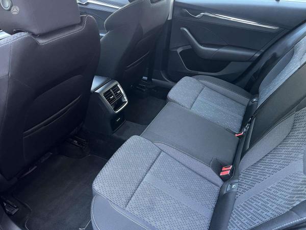 Black Skoda Octavia 2023 in Vilnius, with an engine capacity of 0.00 L and mileage of 299 thousand km for 9997 €, photo 9 on AUTOMOTO.COM.LV