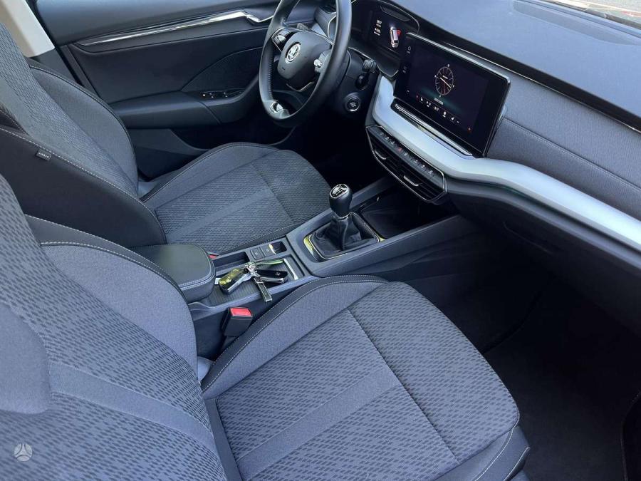Black Skoda Octavia 2023 in Vilnius, with an engine capacity of 0.00 L and mileage of 299 thousand km for 9997 €, photo 12 on AUTOMOTO.COM.LV