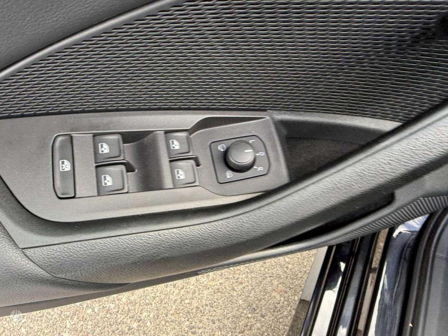 Black Skoda Octavia 2023 in Vilnius, with an engine capacity of 0.00 L and mileage of 216 thousand km for 13999 €, photo 19 on AUTOMOTO.COM.LV