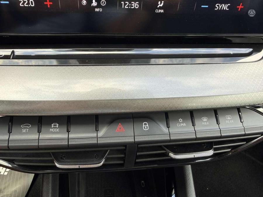 Black Skoda Octavia 2023 in Vilnius, with an engine capacity of 0.00 L and mileage of 216 thousand km for 13999 €, photo 31 on AUTOMOTO.COM.LV