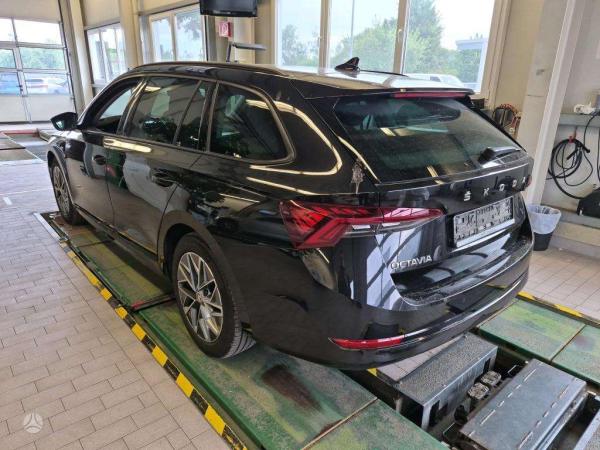 Melns Skoda Octavia 2023 Viļņa, ar dzinēja tilpumu 1.50 L un nobraukumu 163 tūkst. km par 16400 €, foto 4 vietnē AUTOMOTO.COM.LV