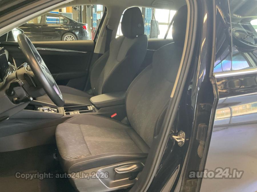 Black Skoda Octavia 2023 in Tallinn, with an engine capacity of 2.00 L and mileage of 129 thousand km for 18490 €, photo 8 on AUTOMOTO.COM.LV