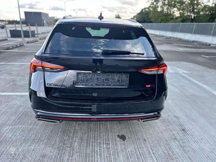 Black Skoda Octavia 2023 in Vilnius, with an engine capacity of 2.00 L and mileage of 168 thousand km for 20800 €, photo 7 on AUTOMOTO.COM.LV