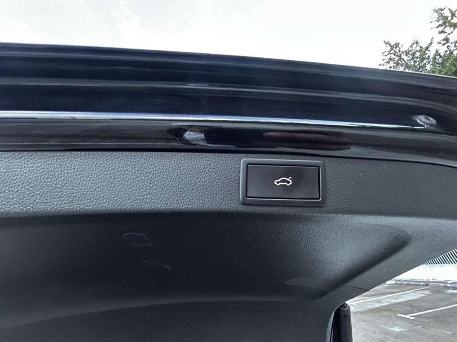 Black Skoda Octavia 2023 in Vilnius, with an engine capacity of 2.00 L and mileage of 168 thousand km for 20800 €, photo 24 on AUTOMOTO.COM.LV